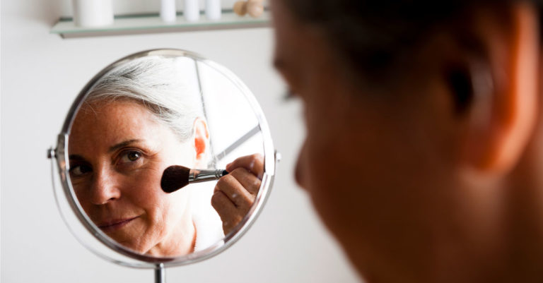 Makeup for women over 50 and the beauty of mature skin | Stannah